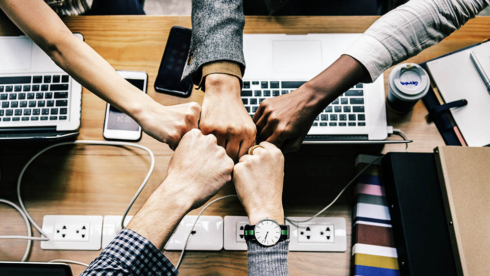 Ep 210: Develop Self-Confidence in Team Members - Sean Castrina